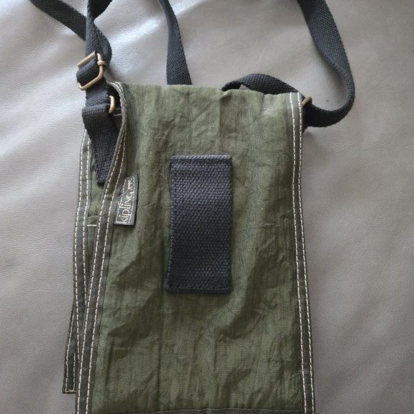 Kipling | Bags | Vintage Kipling Crossbody In Dark Green With Belt Loop ...